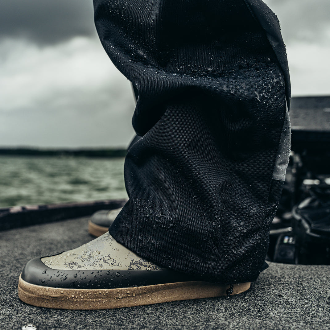 Hydrobib Waterproof Fishing Bib – AFTCO